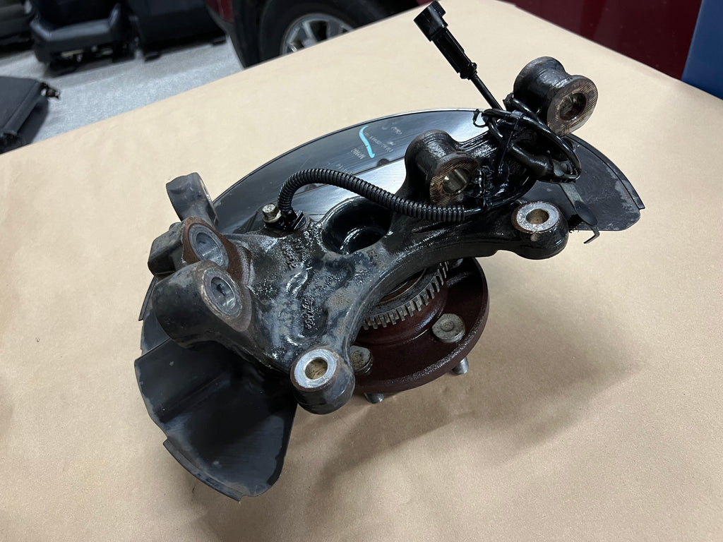 2015-2020 Ford Mustang 5.0L GT RH Passenger Side Front Spindle Knuckle Hub