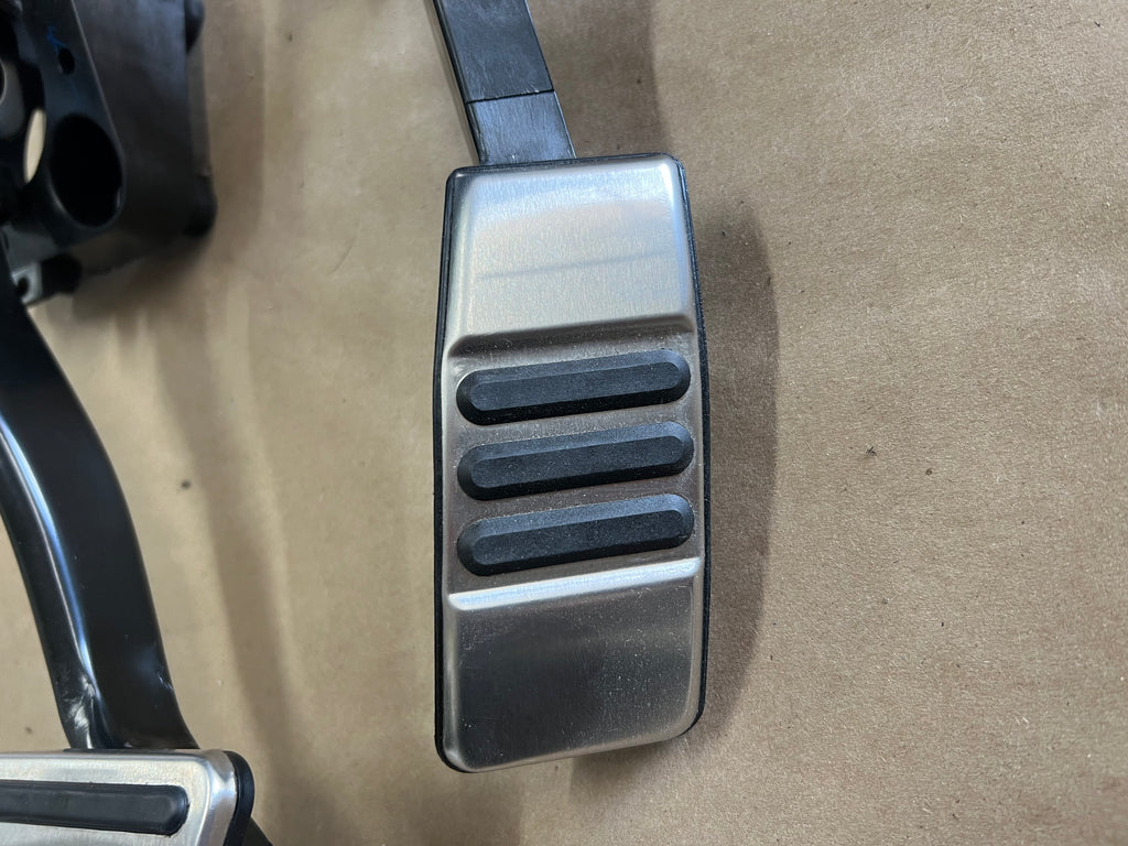 2018-2022 Ford Mustang GT Automatic Brake Pedal Assembly Accelerator Pedals