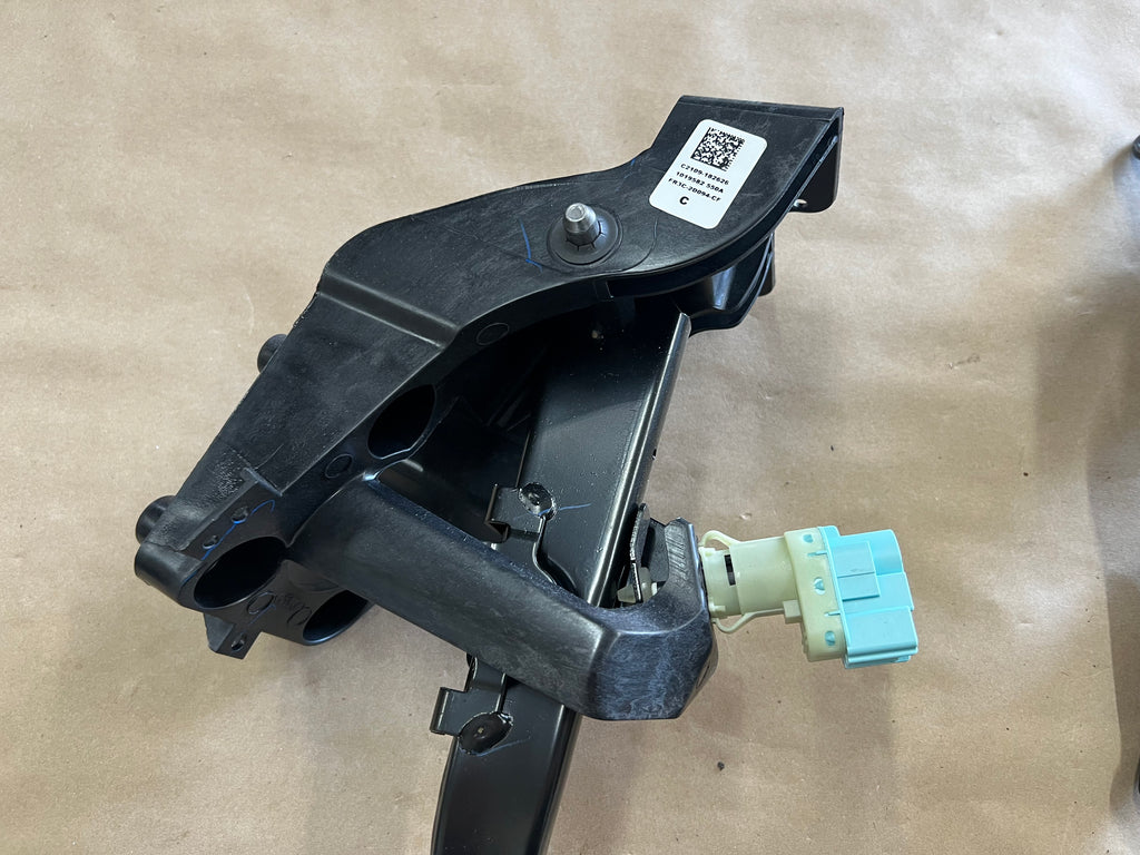 2018-2022 Ford Mustang GT Automatic Brake Pedal Assembly Accelerator Pedals