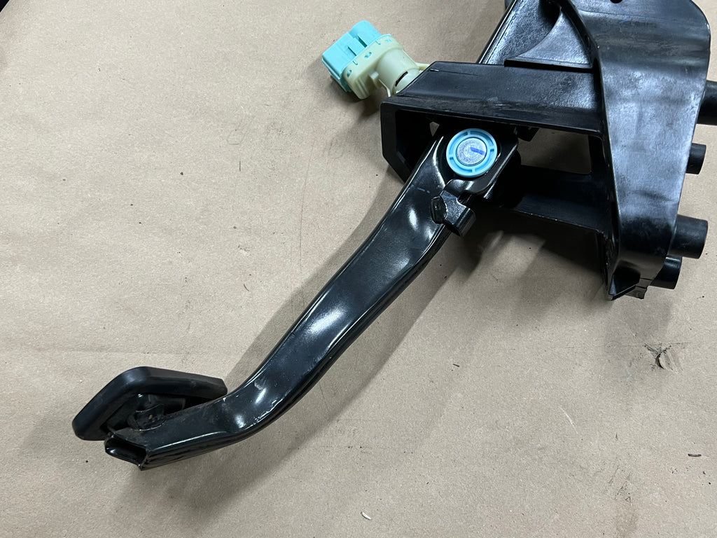 2018-2020 Ford Mustang GT Automatic Brake Pedal Assembly Accelerator - OEM