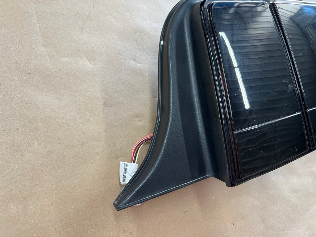 2005-2009 Ford Mustang GT V6 GT500 Tail Light RH Passenger Side